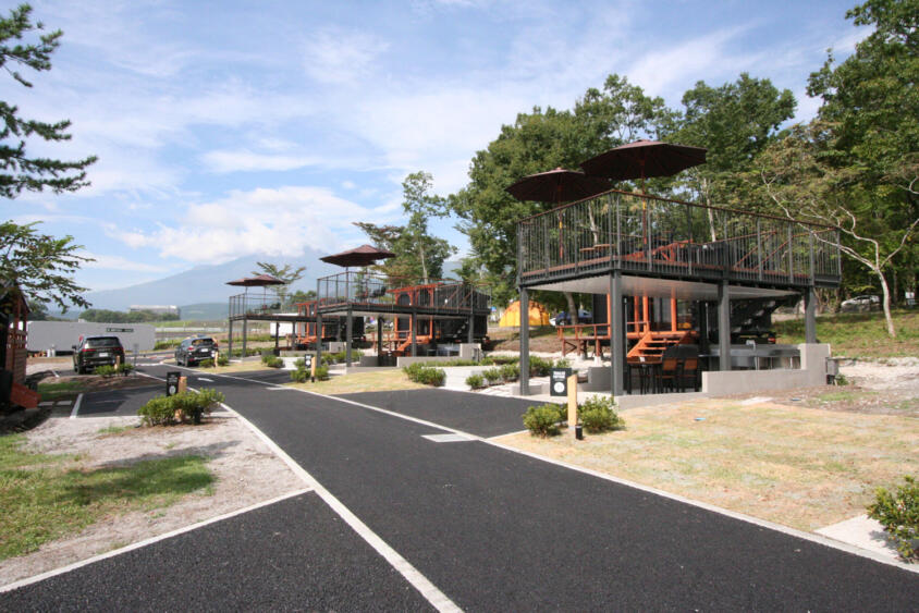 グレード1サーキット世界初の常設キャンプ場「RECAMP 富士スピードウェイ」がレースファンの天国だった | 自動車情報・ニュース WEB CARTOP