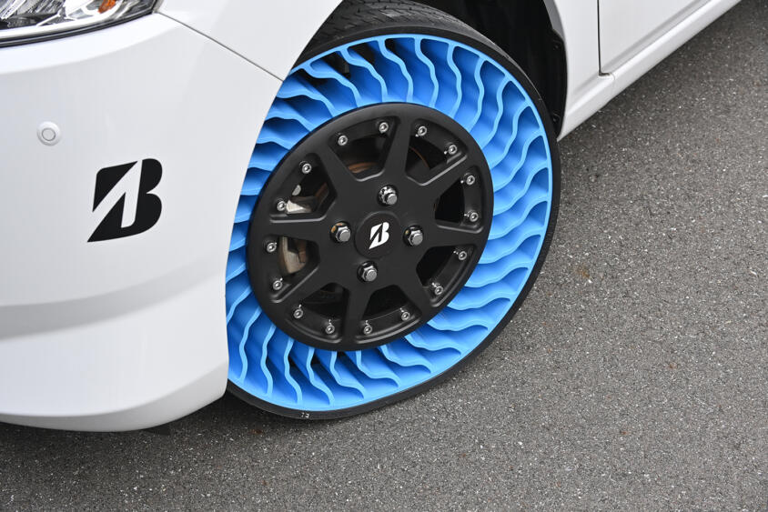 ブリヂストンのエアレスタイヤ「Air Free」は想像以上にスゴいぞ！ 夢のタイヤが実用化目前 | 自動車情報・ニュース WEB CARTOP